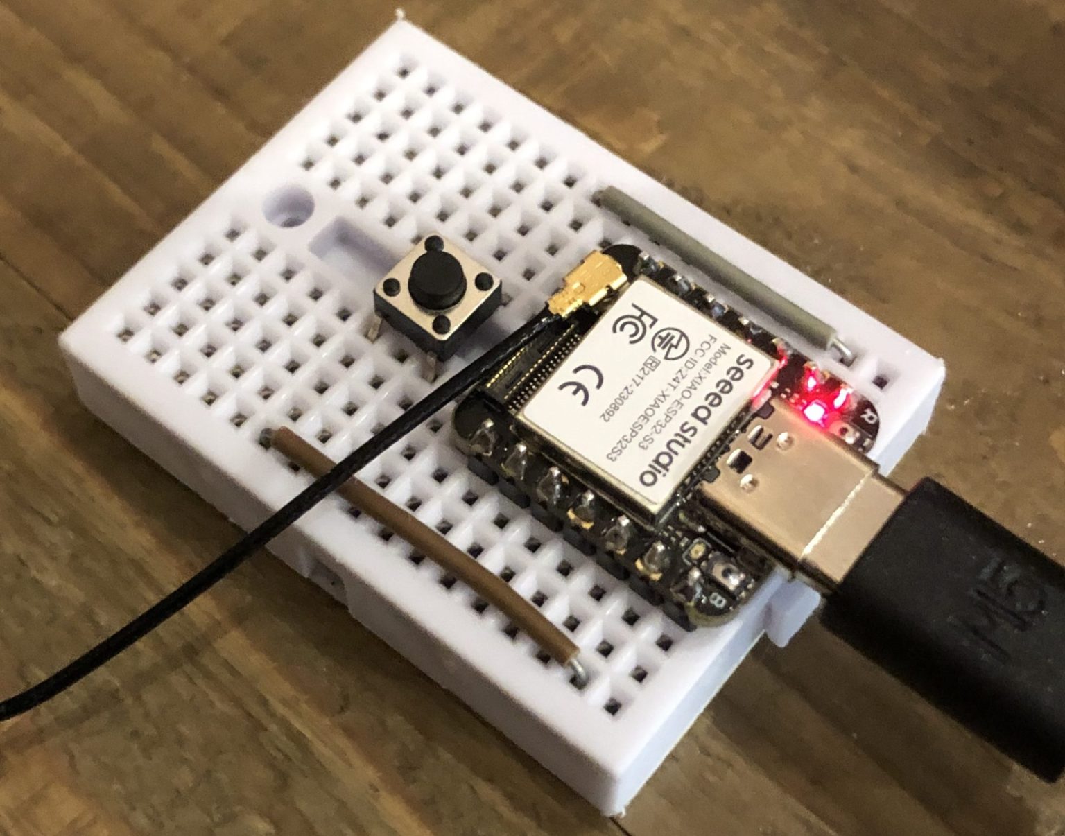 ESP32でMQTT通信（XIAO ESP32S3、Node-RED、HIDキーボード） - 趣味的ロボット研究所